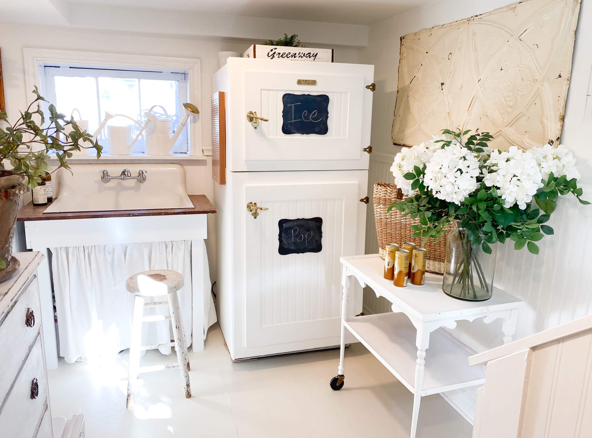 Vintage Style Refrigerator Makeover